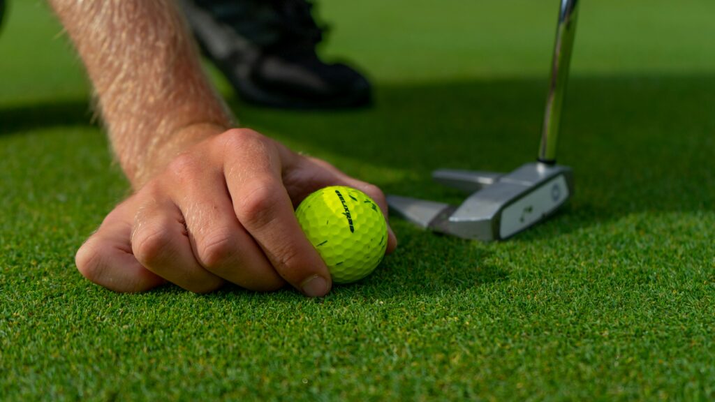 Mastering the Art of Putting: Best Putting Tips, Grips, and Techniques ...